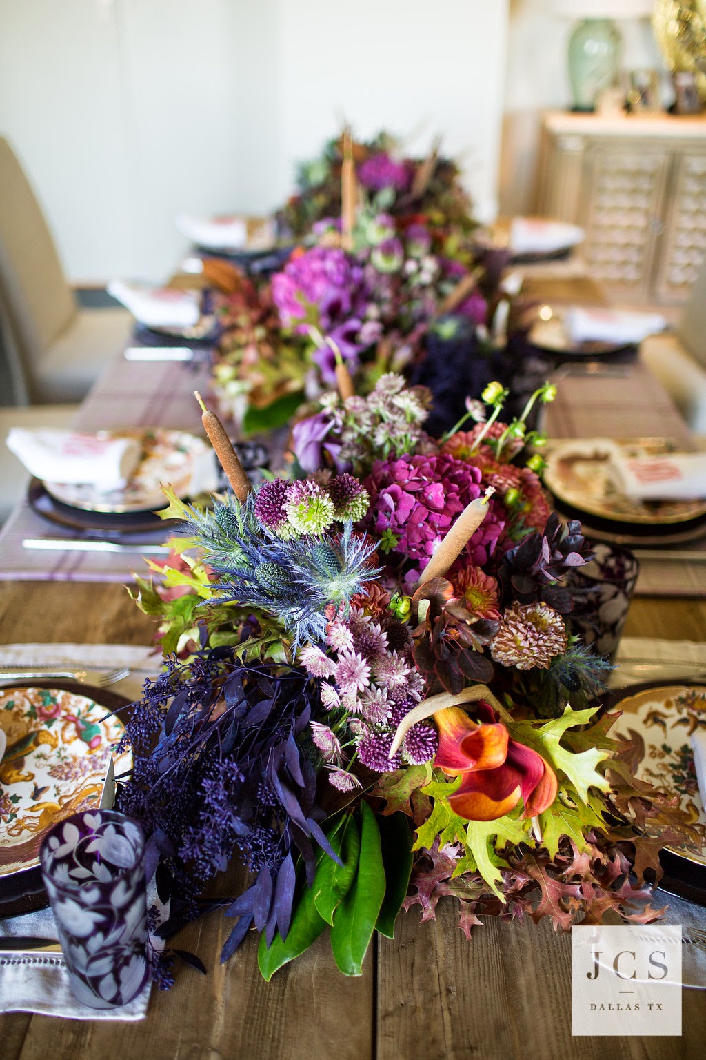 Tablescape Tuesday: Friendsgiving – Kimberly Whitman