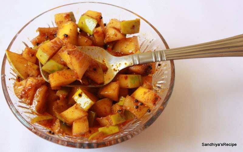 Sandhiya's Cookbook: Instant Cut Mango Pickle | Mangai Urugai
