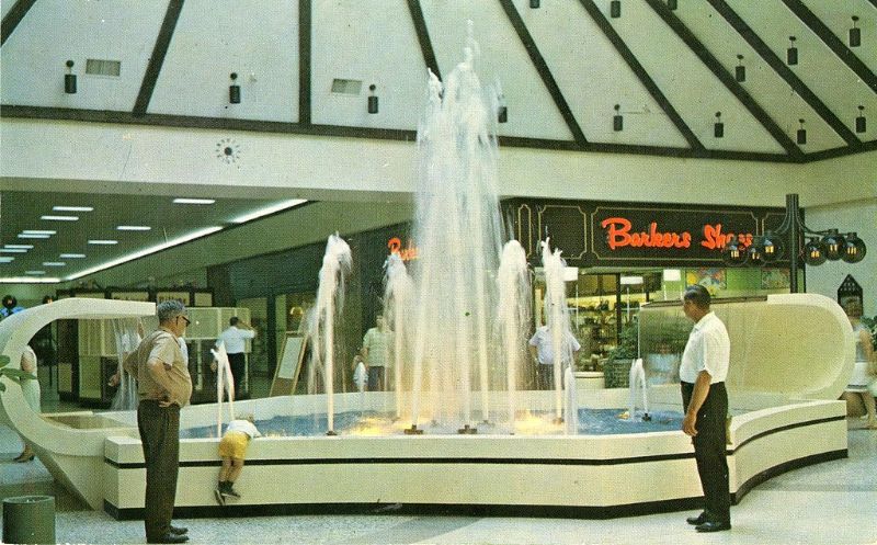 48 Amazing Pics Show American Shopping Malls in the 1950s and 1960s ...