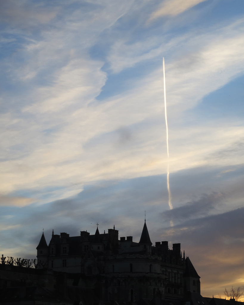 Amboise Daily Photo: medieval rocket launch?