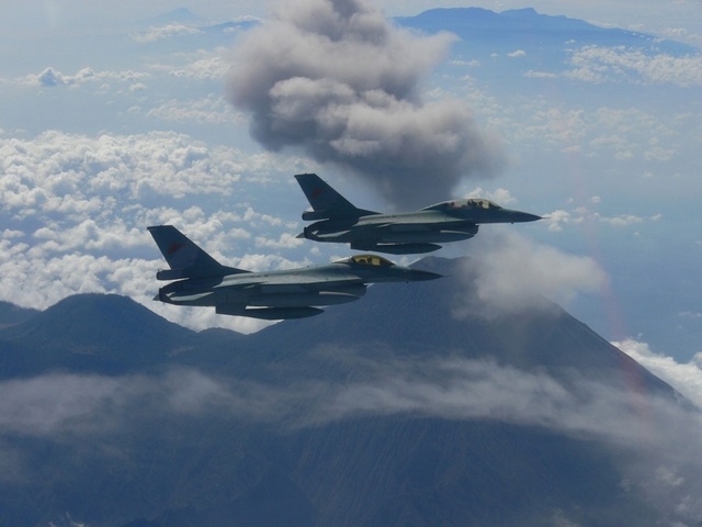 Garuda Militer: Lockheed Martin looks to upgrade Indonesian F-16 radars ...