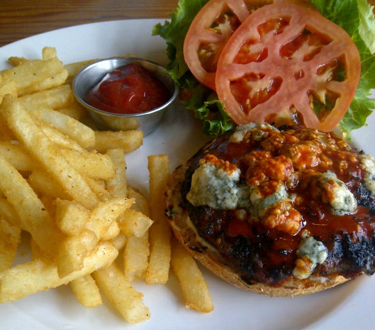 Handsome Burger: Craig St. Brew Pub. Duncan BC