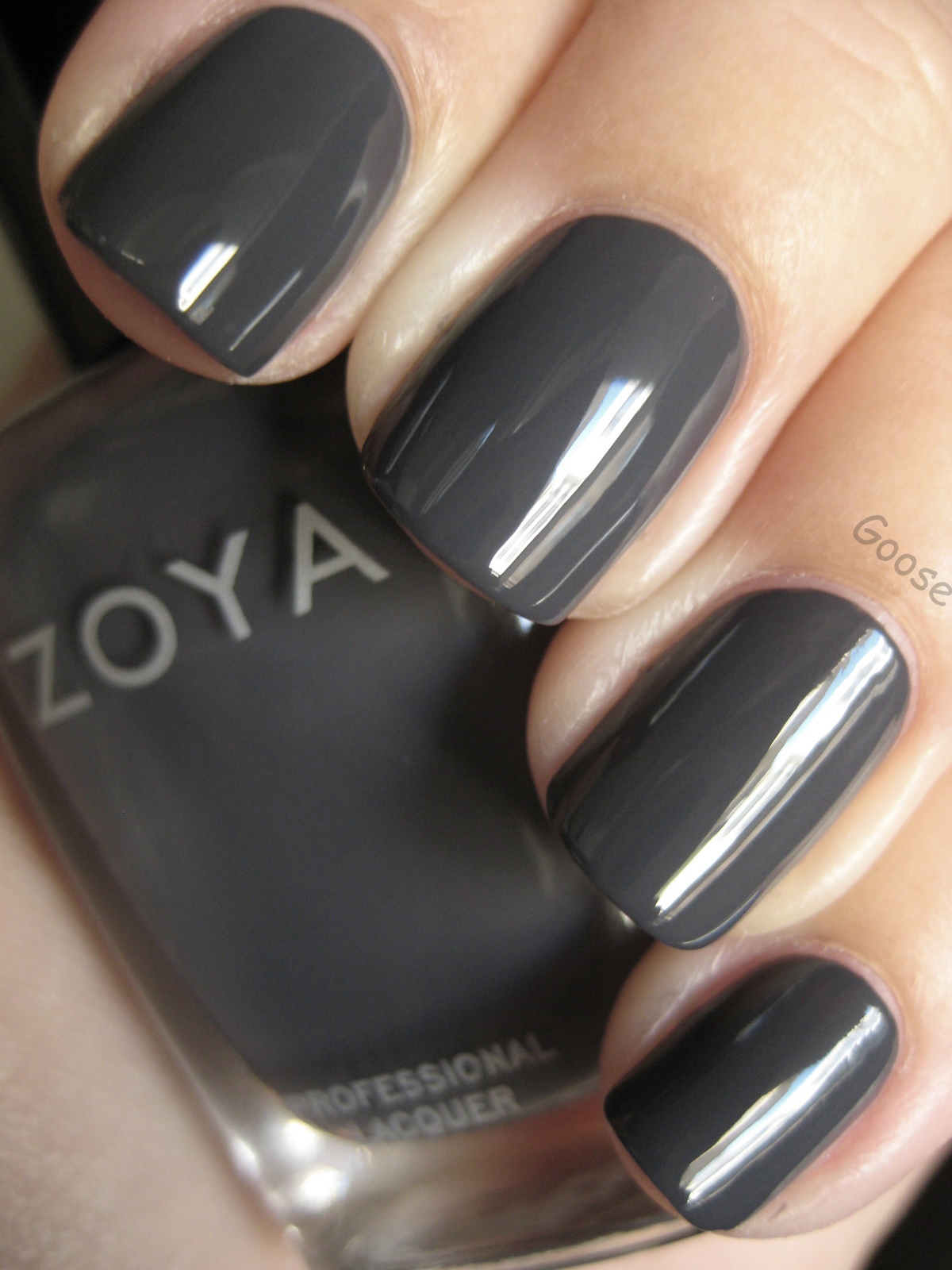 Goose's Glitter: Zoya Swatches - Greys and Blues (pic heavy!)