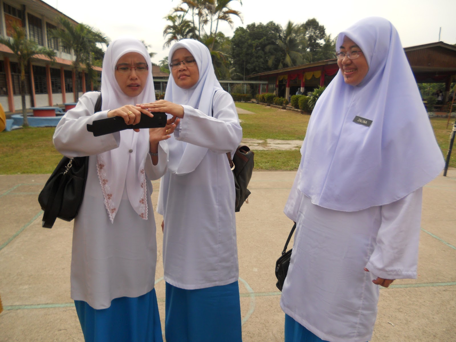 CiK FyErRa iN dA HoUzE: Bila CikGu JaDi PeLajaR (Sambutan Hari Guru SMK ...