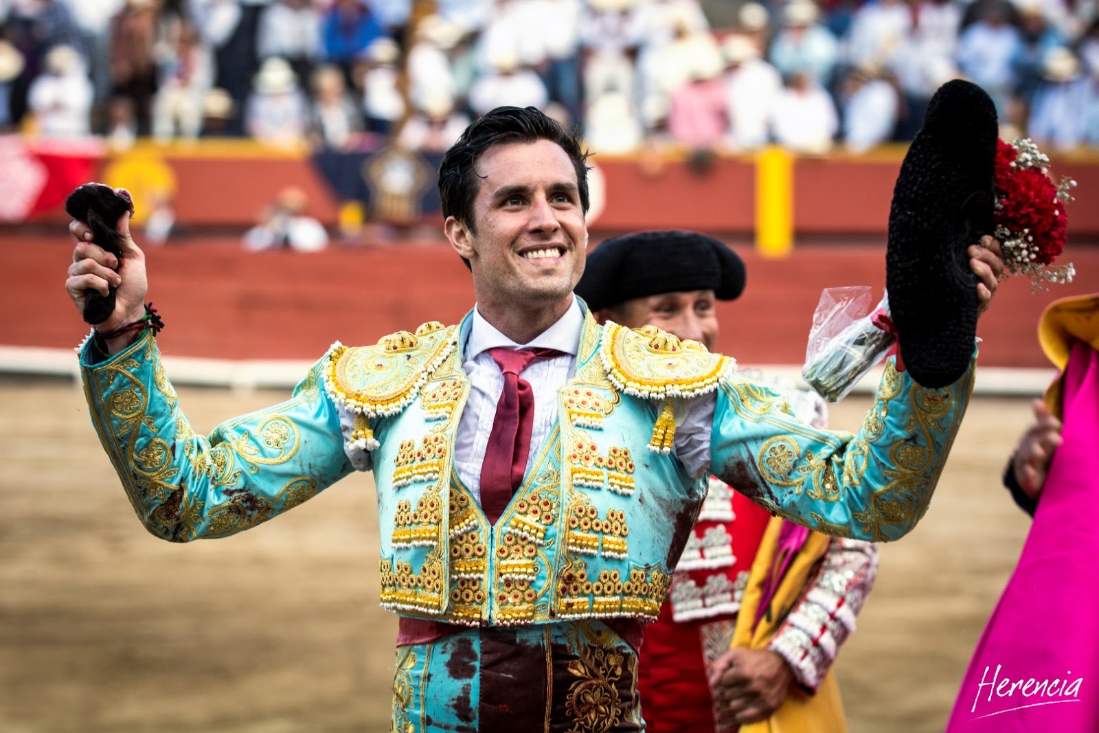 PANORAMA TAURINO DEL PERÚ: OREJA PARA FERNANDO ROCA REY Y JUAN DEL ...
