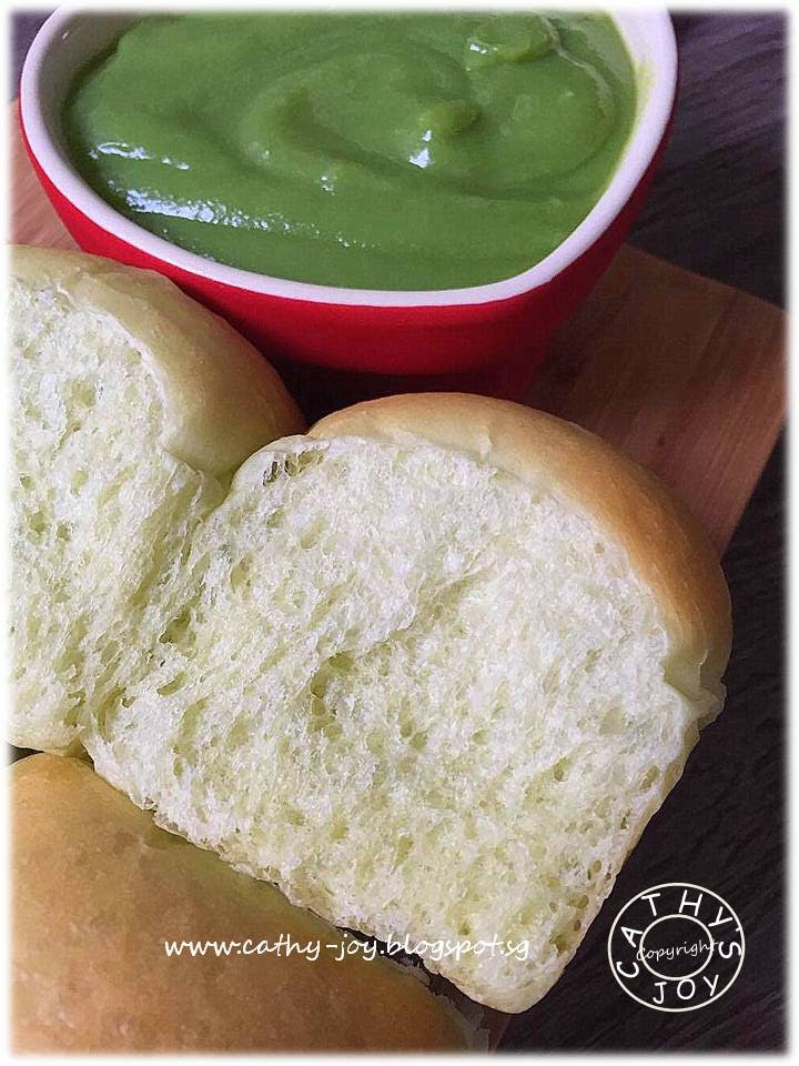 cathy's joy: Pandan Coconut Buns