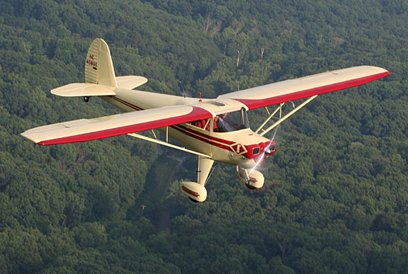 Flying Antique Airplanes: Photo-shoot: Luscombe 8a
