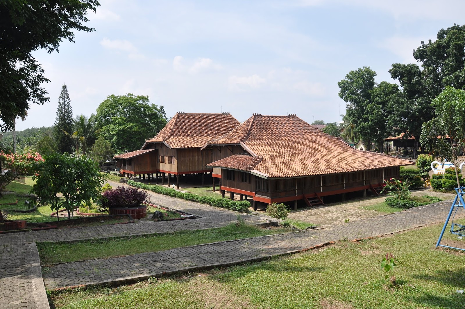 Melihat koleksi museum balaputradewa - Info, wisata, kuliner, hotel ...