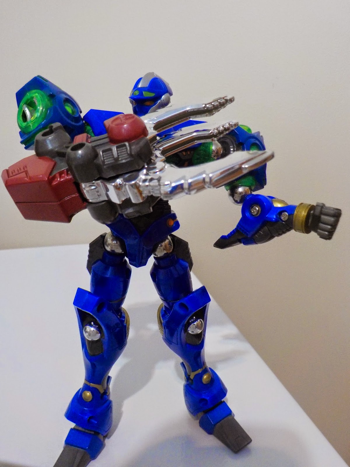 Osh's Space Odyssey: Adventures in Sci-Fi Geekery: Microman Magne Power ...