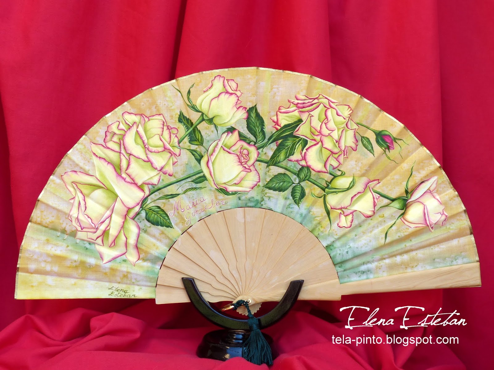 Rosas en madera de boj.