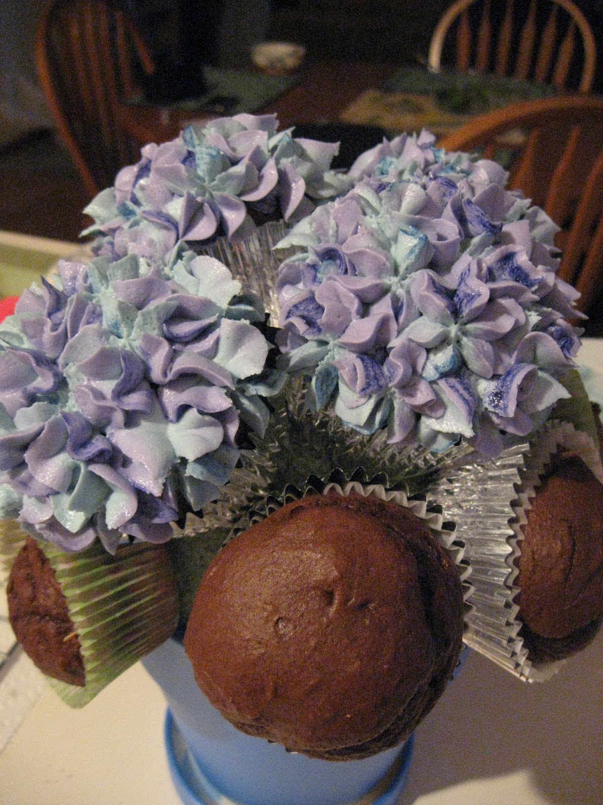 sarah jane designs: Hello Hydrangea Cupcake Bouquet!
