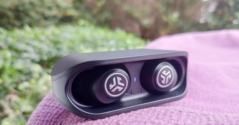 JLab GO Air Review True Wireless With Integrated Charge Cable | Gadget ...