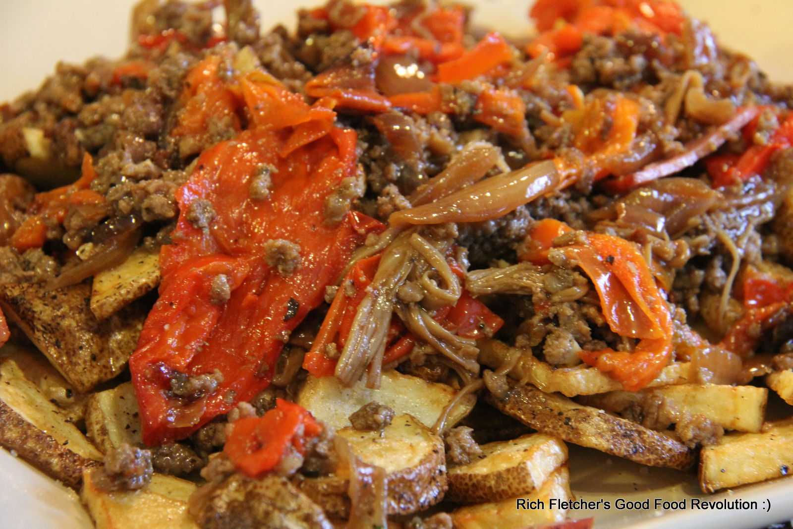 Rich Fletcher's Good Food & Photography: Chili Beef Loaded Poutine