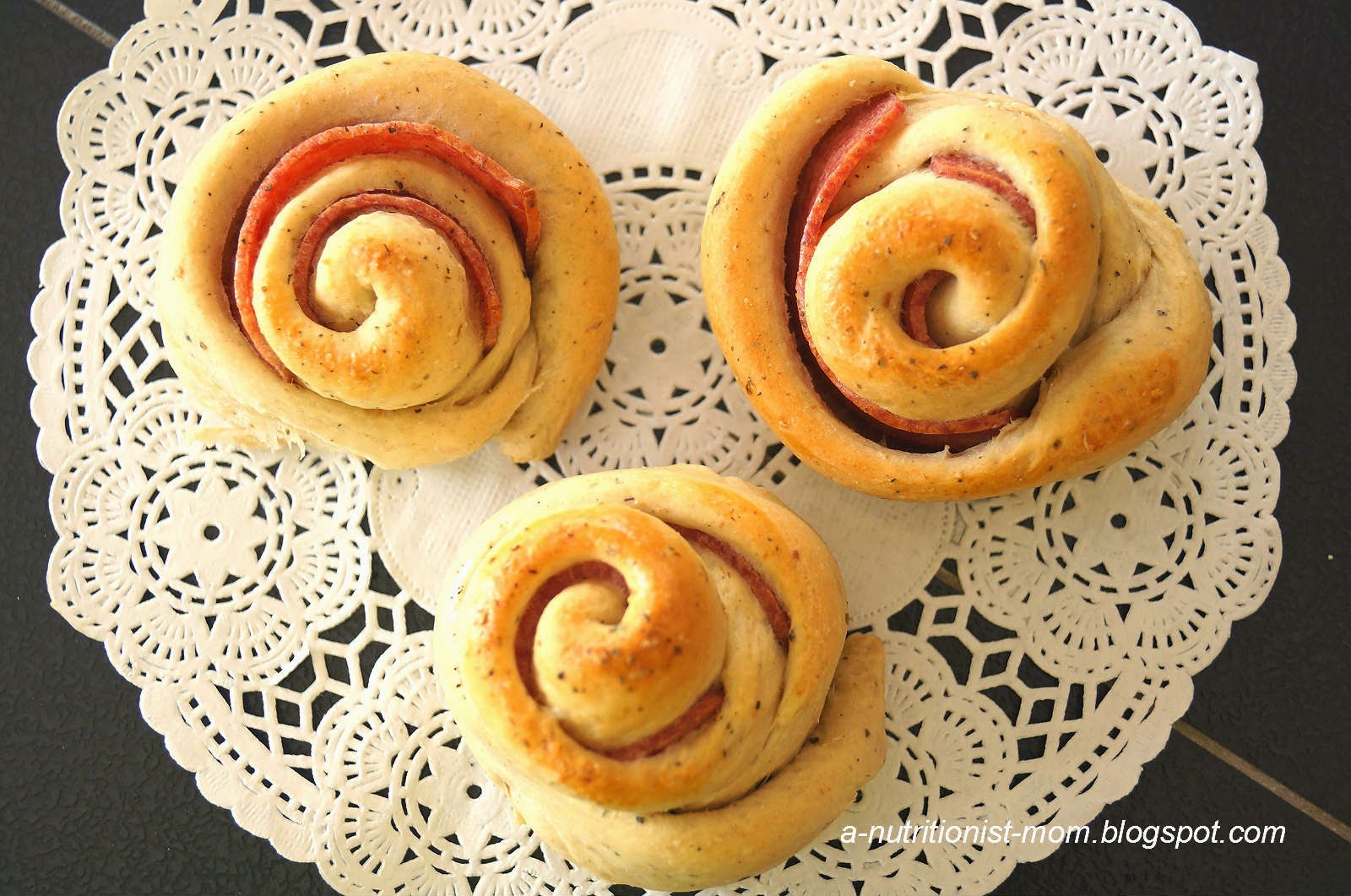 Journal of a nutritionist mom : Rose bun with ham