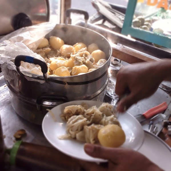 Baso Tahu Mang Ade, Rekomen Pisan! | Bandung Diary