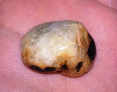 Naudi nikome: Kristali