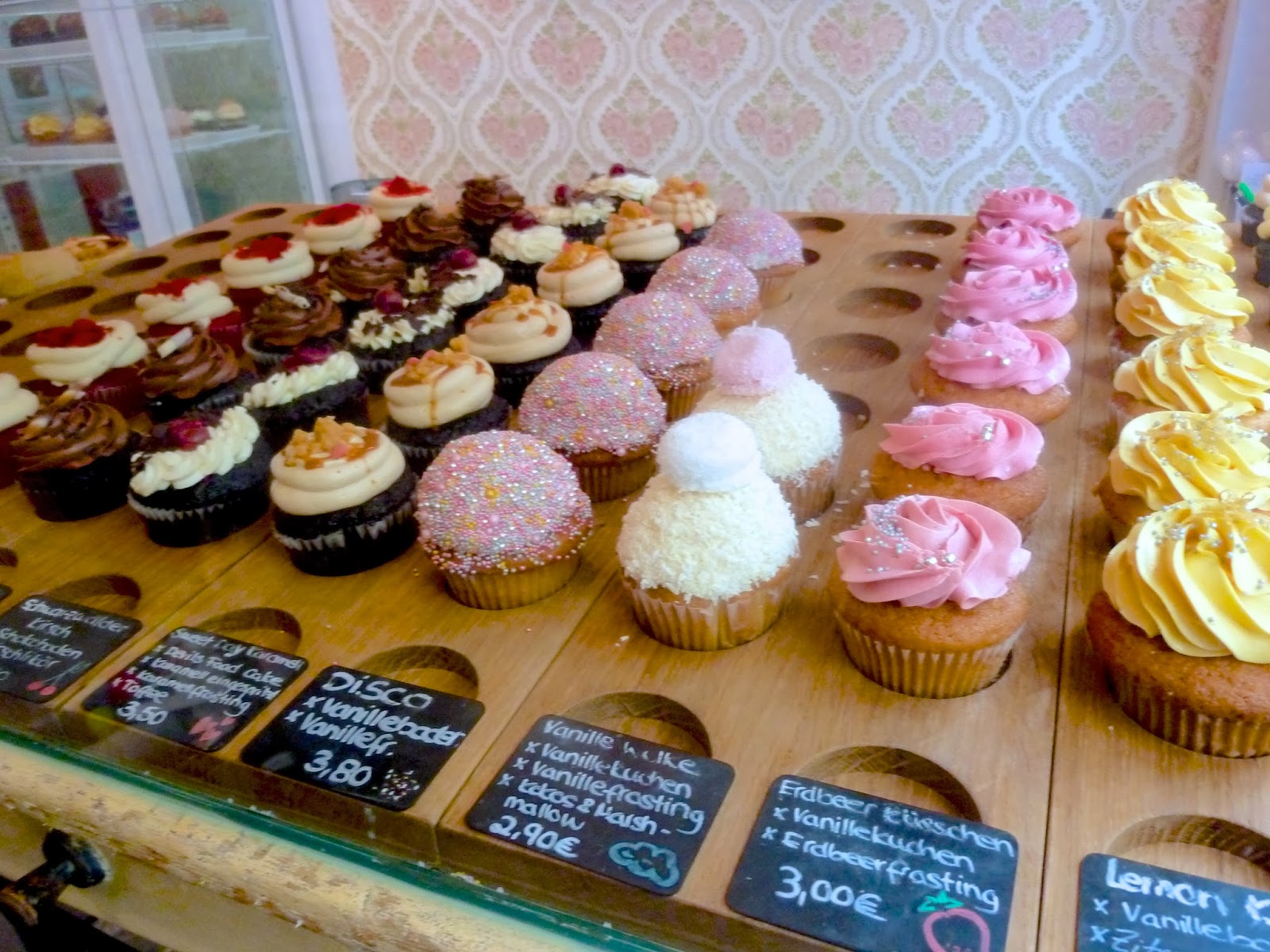Return to the Best Cupcake Shop in Munich – Diary of a Mad Hausfrau