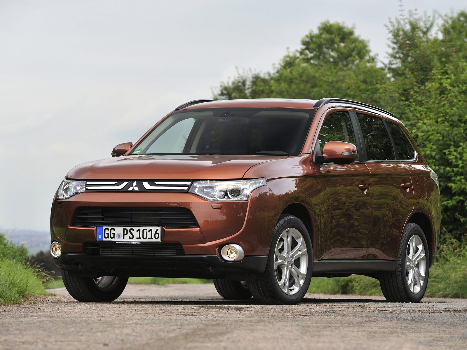 Mitsubishi Car Insurance Information | 2013 Outlander