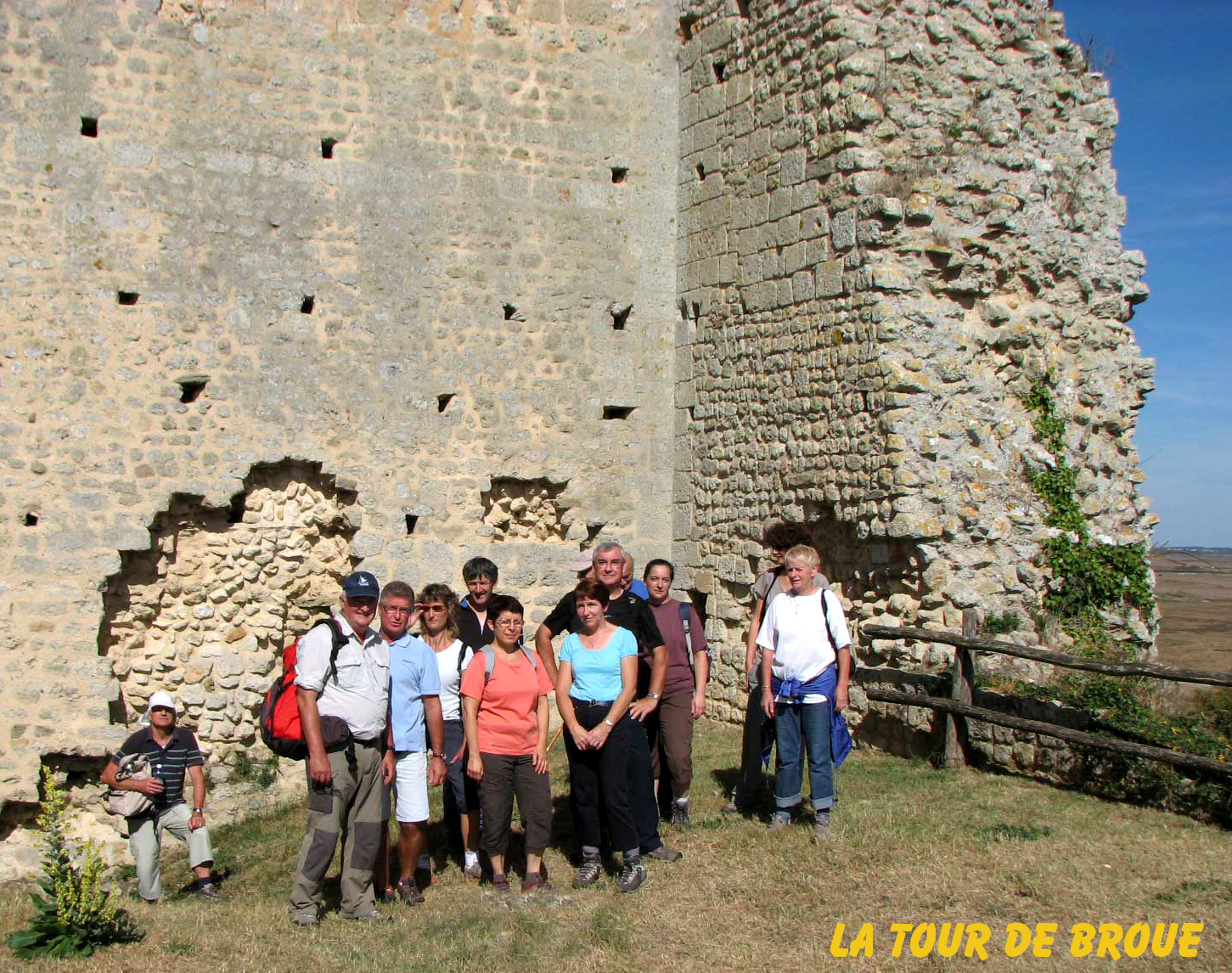 LES MILLE-PATTES DE SAINTONGE: LA TOUR DE BROUE - LE GOLFE DE SAINTONGE ...