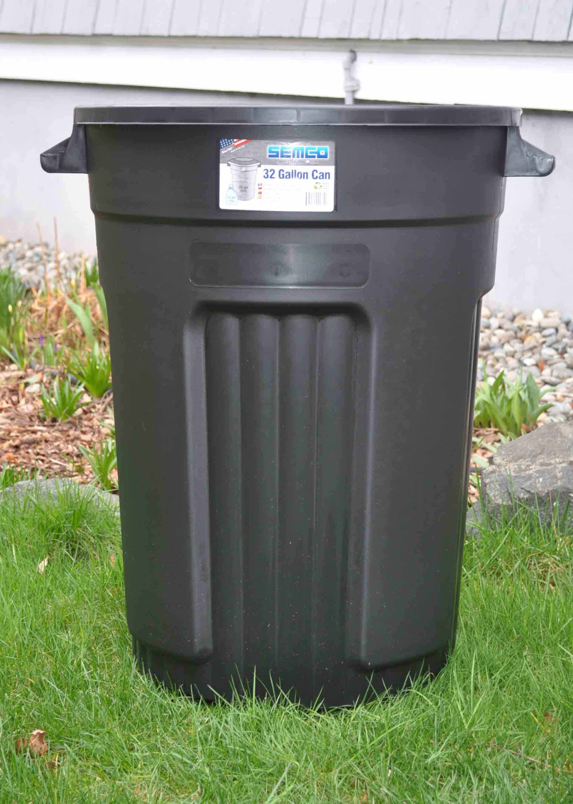 T-Town Mommy: Trashcan Potatoes--beyond the bed gardening