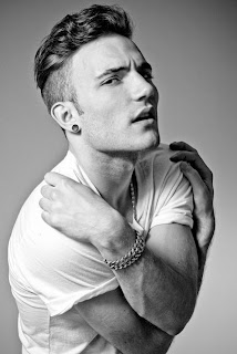 Fashion Icons Andrea Ravieli: Un giovane amante della vita alla ...