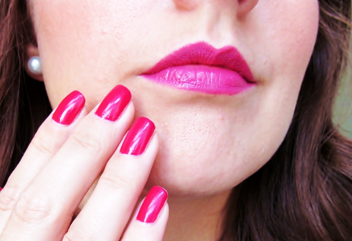 Matching lips and nails - About