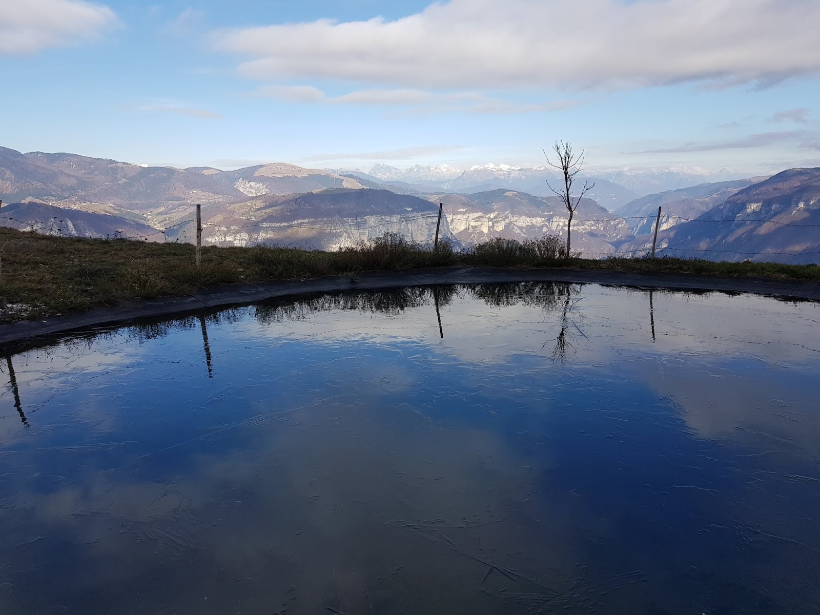Su strade e sentieri: COL D'ASTIAGO (m. 1.241) - SENTIERO DEL VU - Val ...