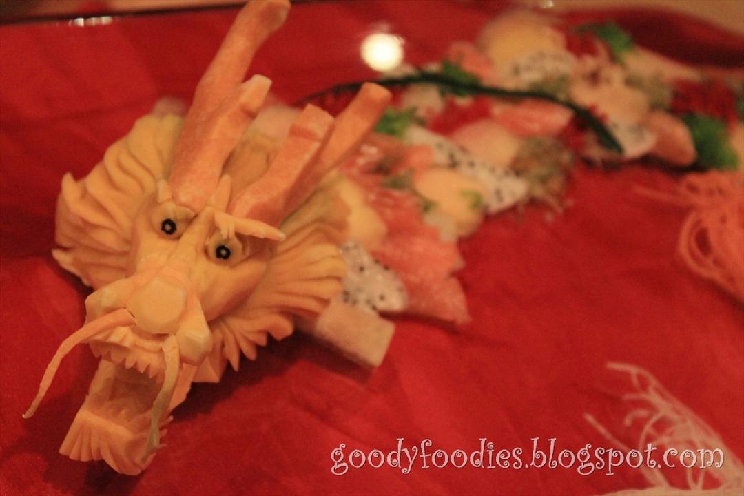 GoodyFoodies: RM888 Dragon Yee Sang @ Toh Yuen Chinese Restaurant ...