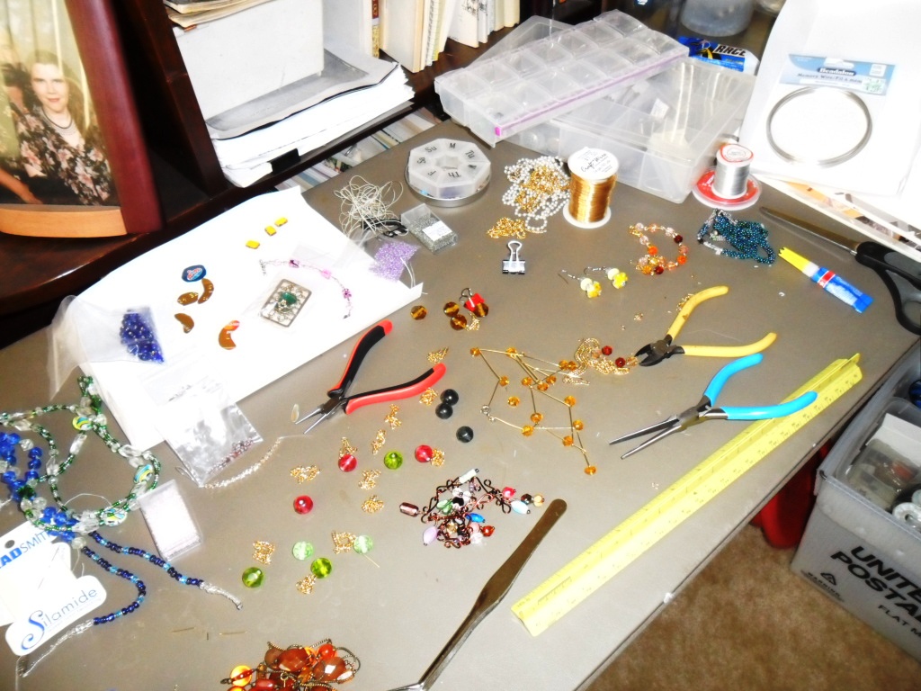 Backyard Patch Herbal Blog: Too Hot to Garden! Beads the "herb of the week"