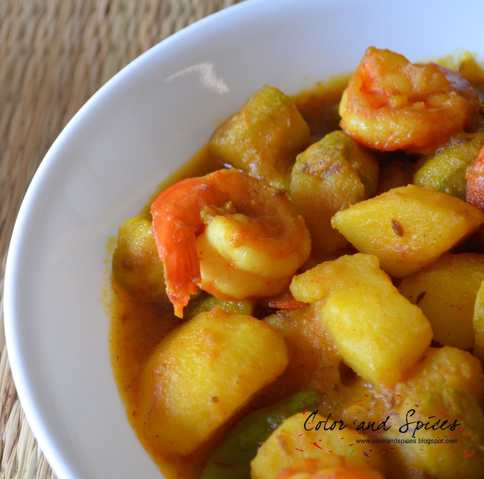 Color and Spices: Potol-chingri