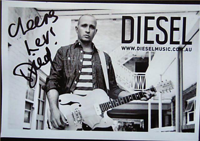 Autographs of celebrities from Leo: Music