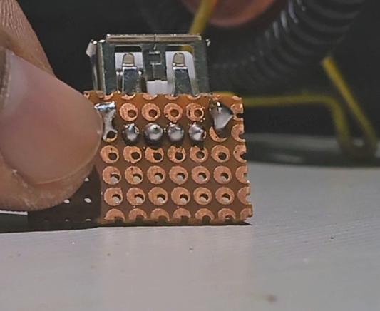 Curkit: DIY USB extension cable.