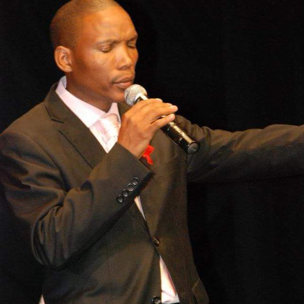 RON'S WORLD SUNDAY MUSIC: Neyi Zimu