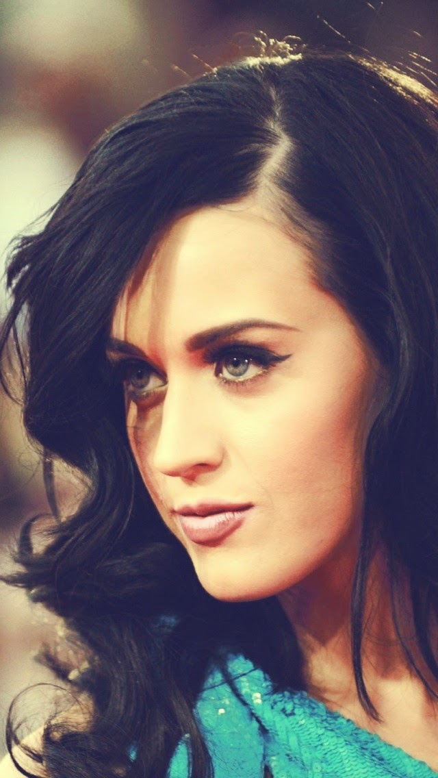 WORLD OF GLAMOUR: Biography of Katy Perry