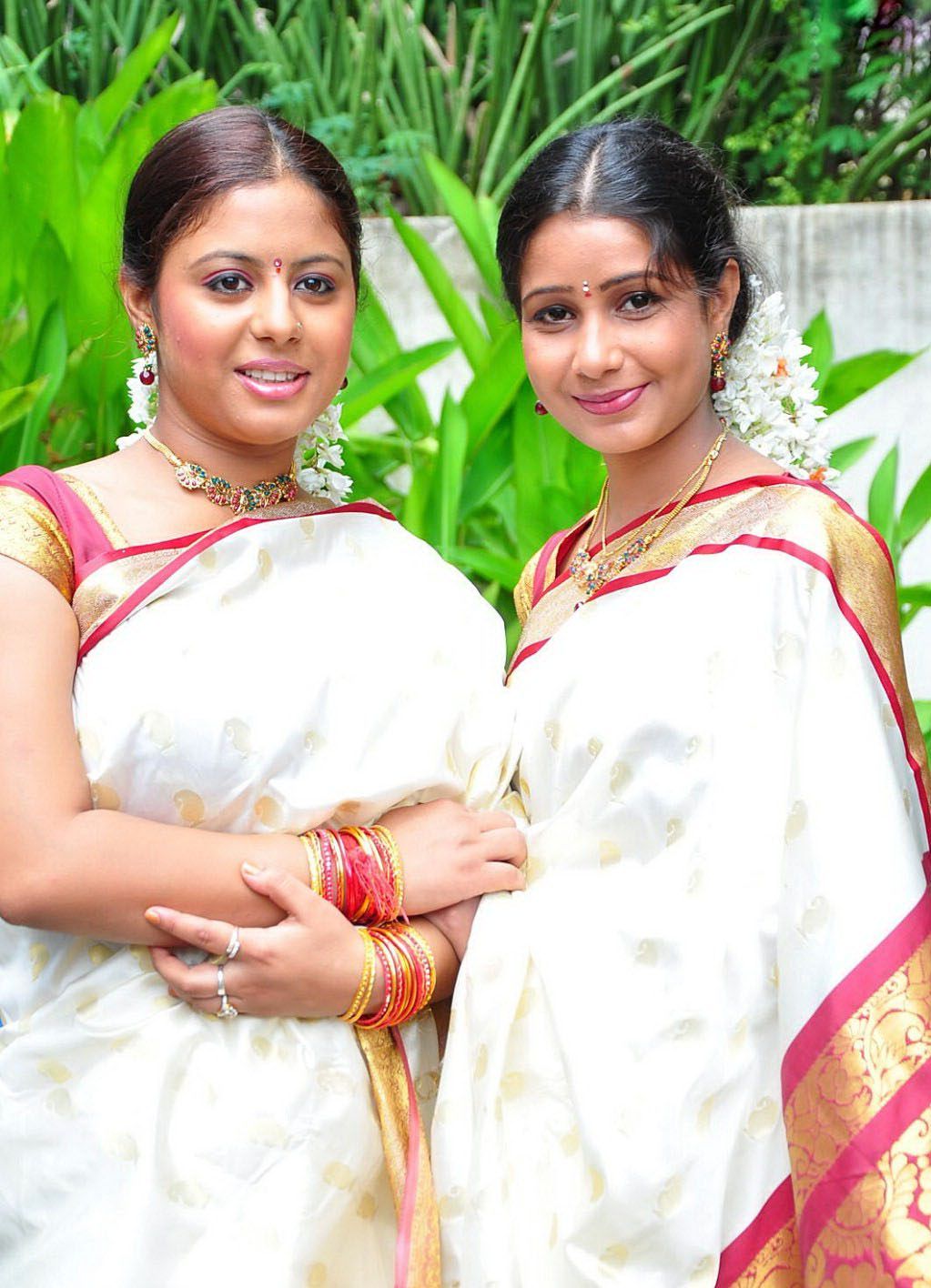 Actress Sunakshi and Reshmi in Saree Photos | Love.Life.Music.Fashion. Art