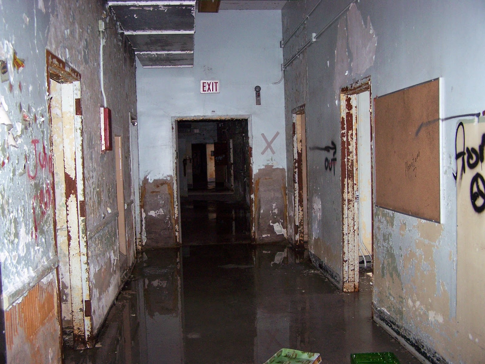 GHOSTS OF MAYFLOWER: A PENNHURST HAUNTING : DEVON BUILDING: PENNHURST ...