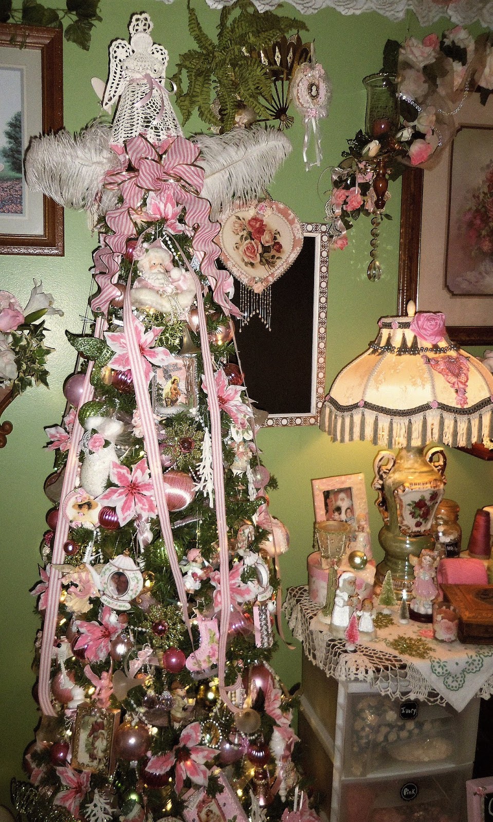 A DEBBIE-DABBLE CHRISTMAS: Christmas in the Craft Room, Christmas Home ...