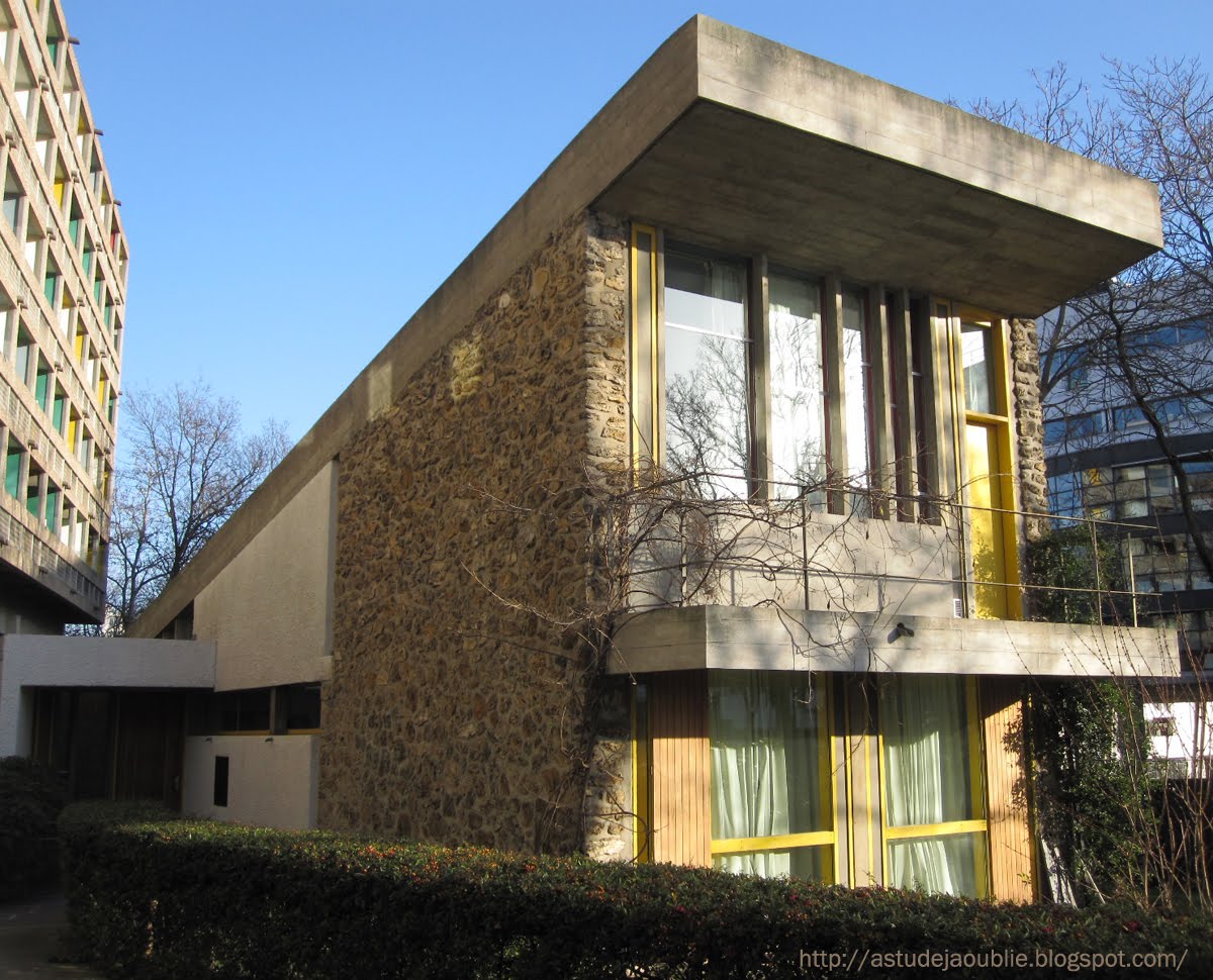 Paris - Pavillon du Bresil - Le Corbusier / L. Costa