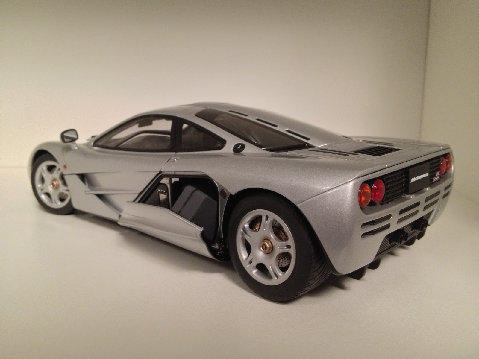 KARS - Miniaturas: MCLAREN F1 AUTOART 1/18