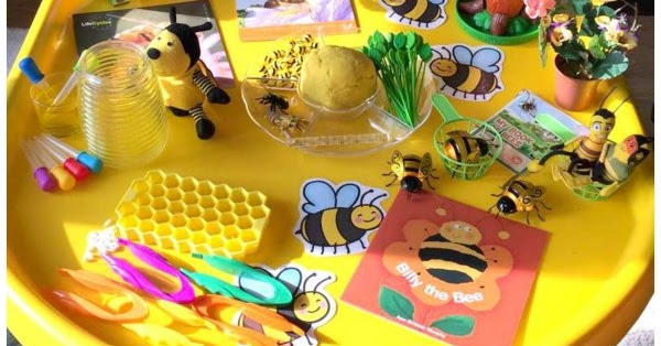 Learning and Exploring Through Play: Bee Week Tuff Tray