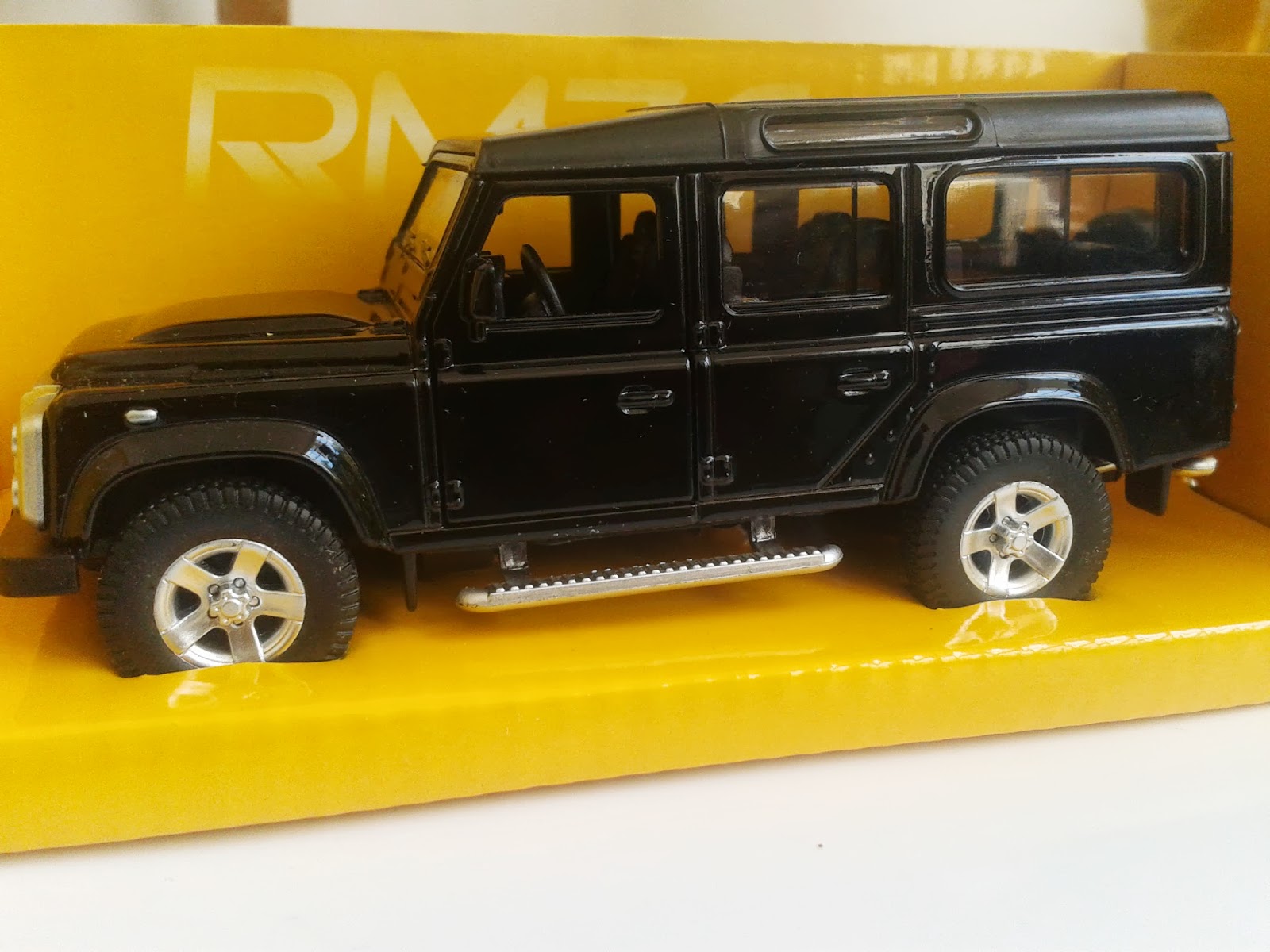 GRAHA DIECAST: Diecast RMZ City/UNI-CAR 1:32