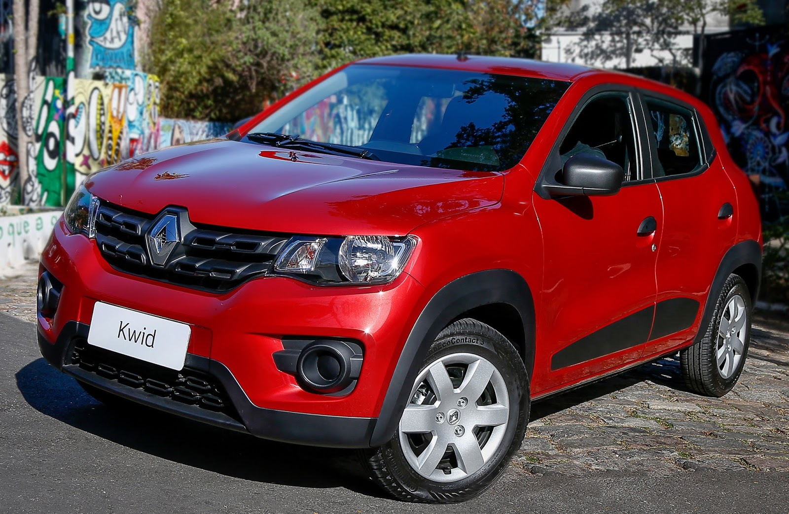 Enfim, Renault Kwid chega às concessionárias: veja detalhes de cada versão