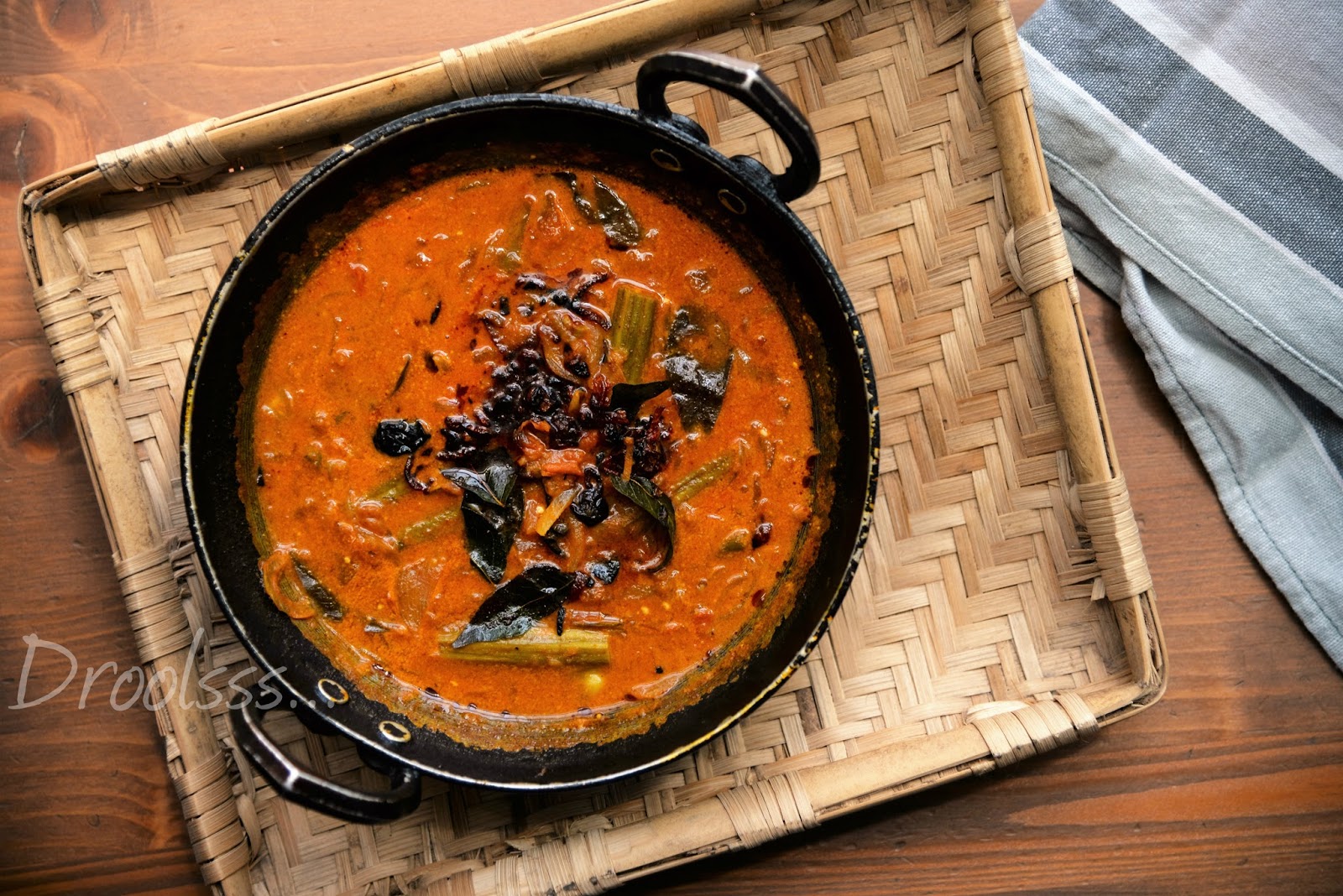 Droolsss . . .: Muringakka curry