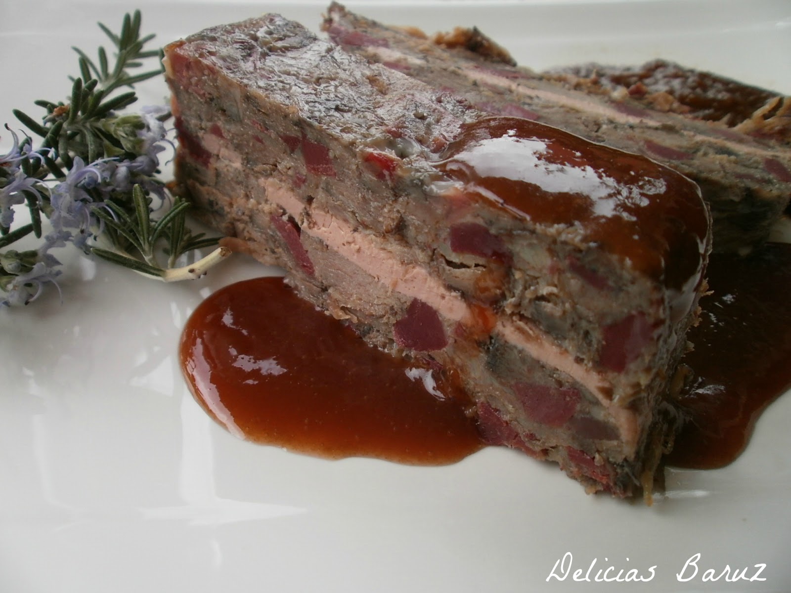 Delicias baruz: TERRINA DE CARRILLERAS DE IBÉRICO