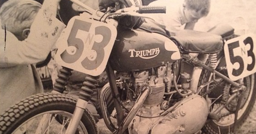 GeekBobber: Triumph Racer