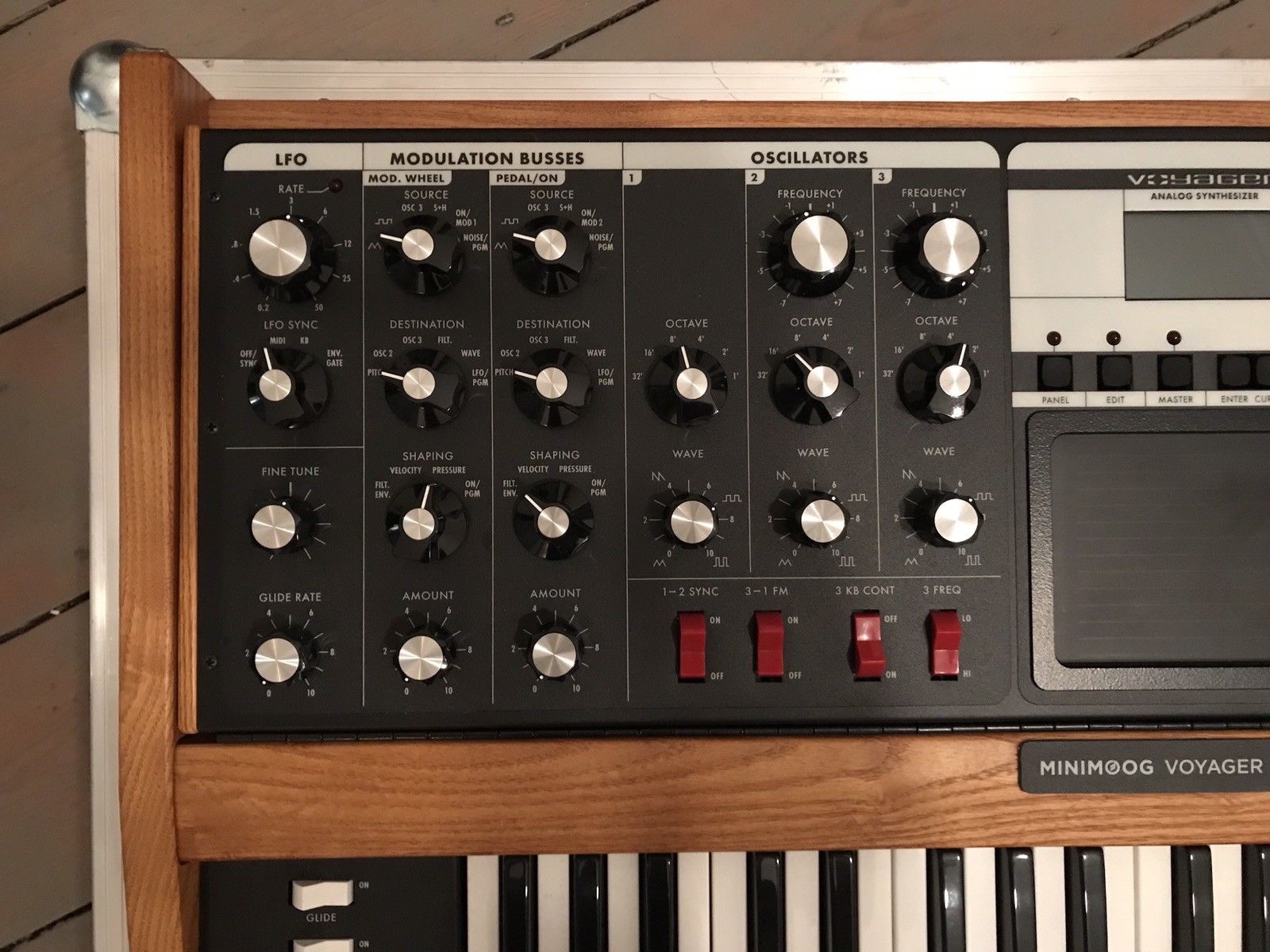 MATRIXSYNTH: Moog Voyager Synthesiser + VX-351 Expander + Full Flight ...