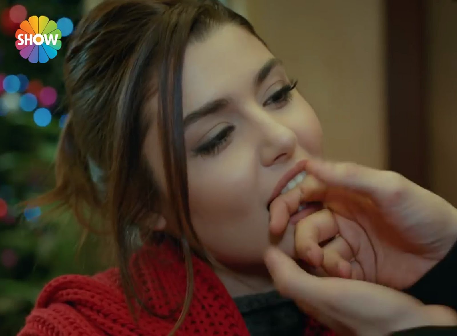 My TV Beauty: Miss Turkey Hande Ercel As Hayat Uzun In Turkish TV ...