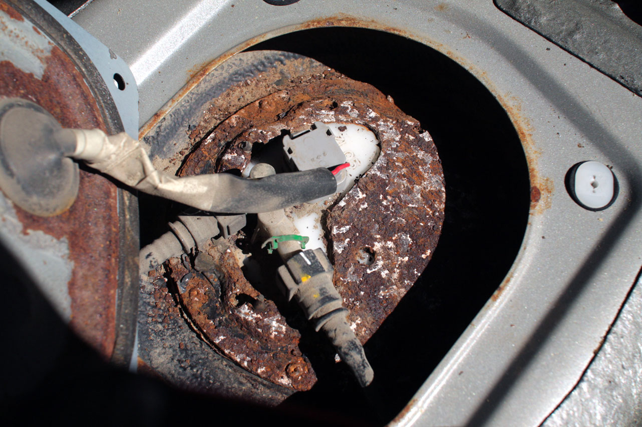 Domas, viedokļi un citi sviesti: Cīņa ar auto rūsu