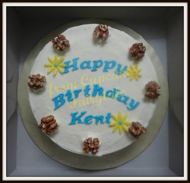 Cupcakes Fairytale: BIRTHDAY CAKE - CARROT WALNUT CAKE