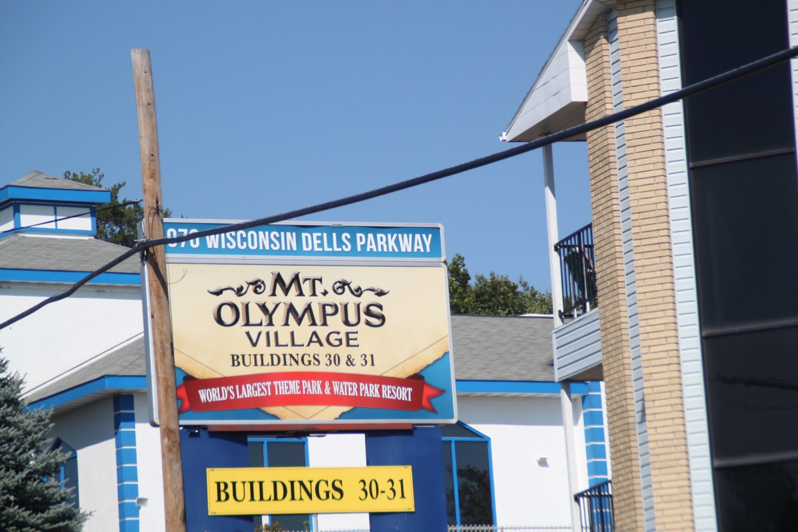 High Hopes: The Wisconsin Dells - What a Zoo